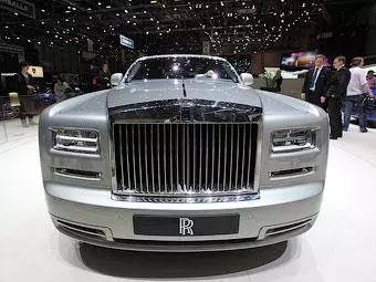 Rolls-Royce yangi yangilaydi 26385_1