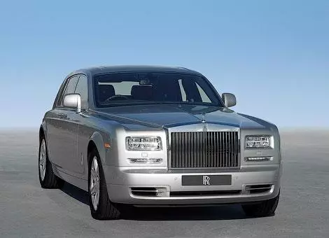 Rolls-Royce yangi yangilaydi 26385_2