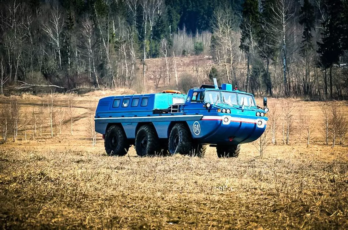 Ne blokita kaj ne dronas: ekstremaj sovetiaj tut-terenaj veturiloj 26766_23