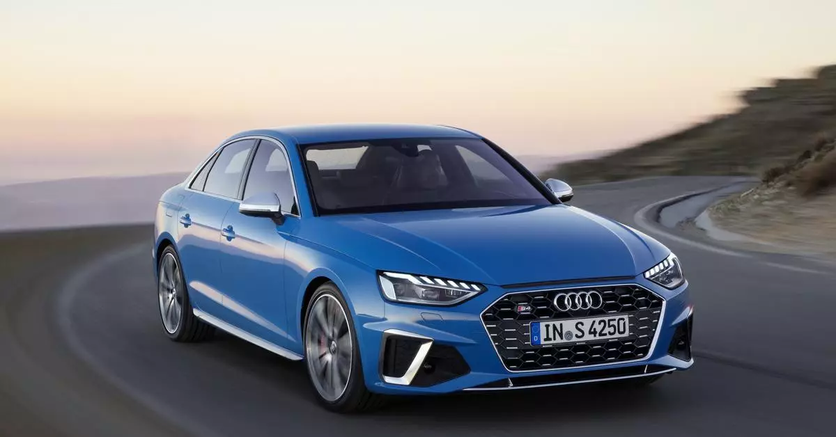 Audi melitere ezinụlọ A4