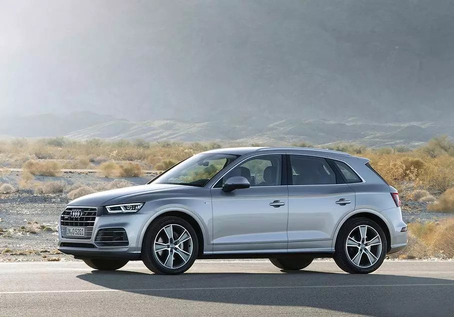 Audi chetara ụdị anọ na Russia 2712_1