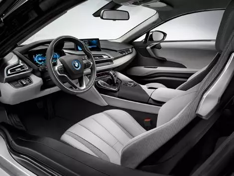 ජාලයට BMW I8 අනුක්රමික ක්රීඩා මෝටර් රථයේ ඡායාරූප තිබේ 27420_2