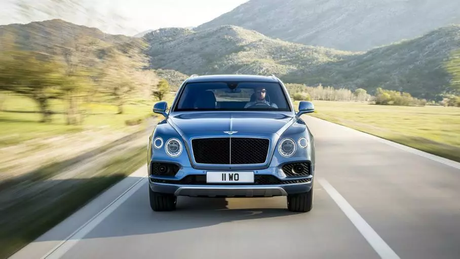 Bentley prezantoi SUV më të shpejtë të naftës në botë 27506_3