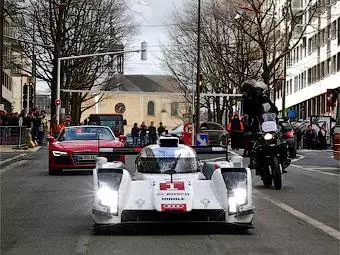 Audi Racing Hybrid præsenteret på gaderne i Le Mans