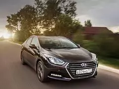 Hyundai notika avārijas pārbaudi uz skatuves priekšā auditorijas 28282_2