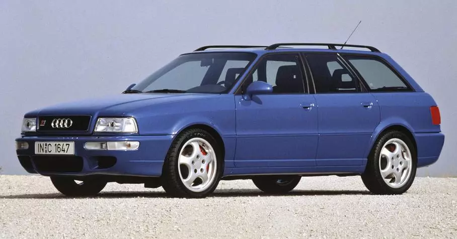 Нархҳои русӣ барои Audi Rs4 Avant маълуманд 2838_2