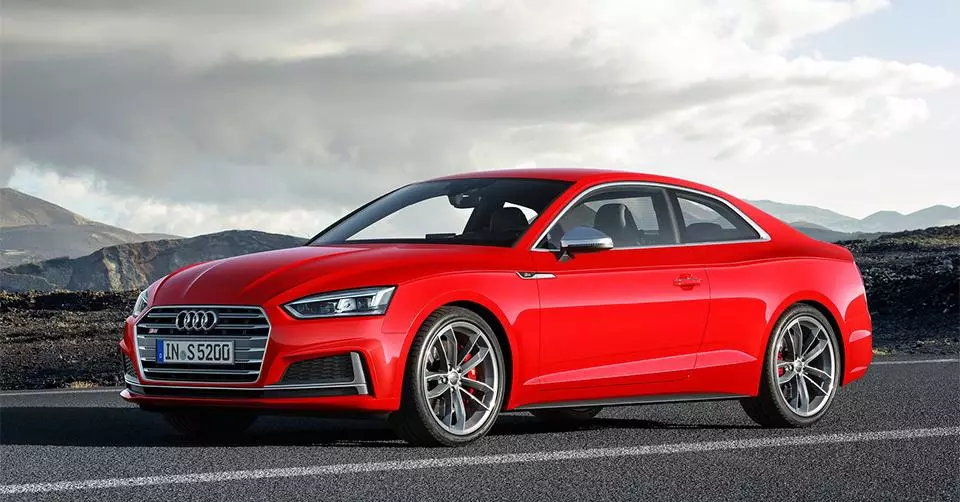 Os concesionarios de Audi contaron sobre tres novos modelos RS