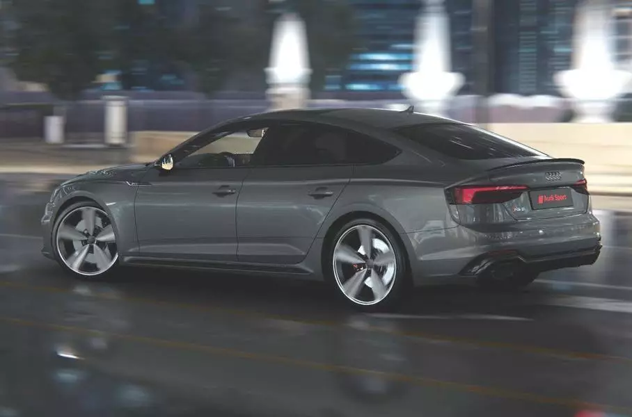 Los ntawm Audi Rs5 tau ua rau cov kev ua si tshwj xeeb 2847_2