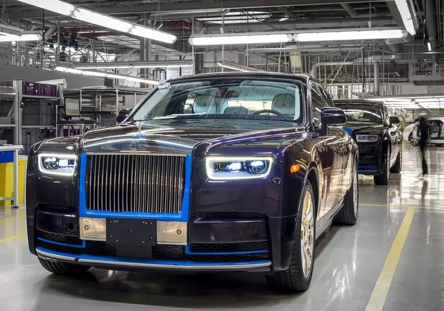 Rolls ya kwanza-Royce Phantom ilinunua bei 1.5 zaidi ya bei ya rejareja 28730_1