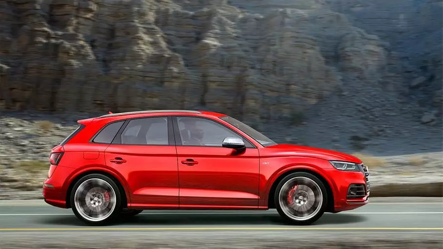 Audi kaldte datoen for udseendet af SQ5 i Rusland 2932_3