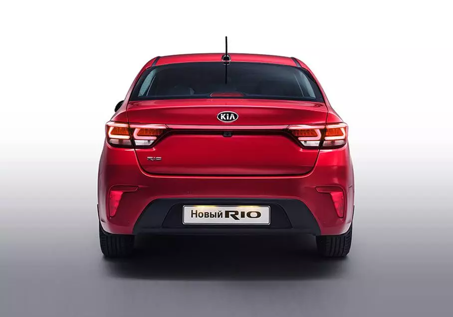 Kia Rio fun Russia ti di tobi, ṣugbọn sọnu 20 liters ti ẹhin mọto 29397_5