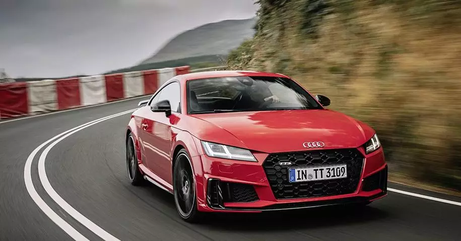 Audi TT atualizado: um motor e "enfraquecido" esporte