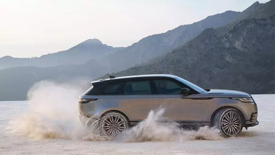 De boppeste ferzje fan Range Rover Rover Velar waard mear beoardiele as Porsche Macan 30605_3