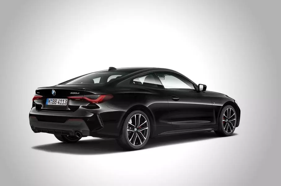 BMW 4 စီးရီးအသစ်များသည်ရုရှားတွင်အထူးပြ issue နာကိုရရှိခဲ့သည် 3062_2