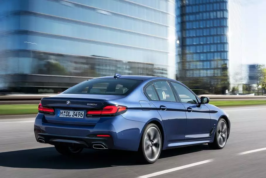 BMW apreciado en rublos actualizados 5 series e 6 series Gran Turismo 3079_1