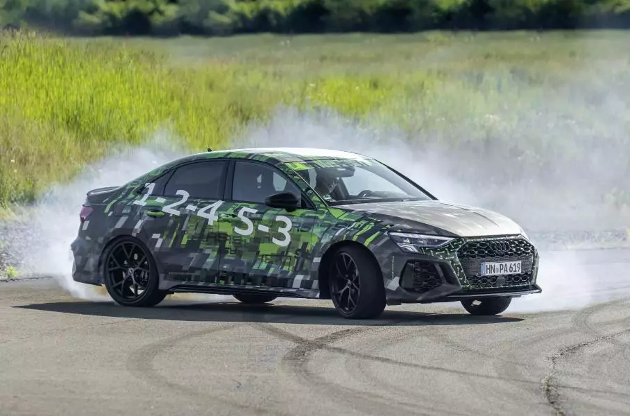 New Audi RS 3 will receive drift mode 307_1