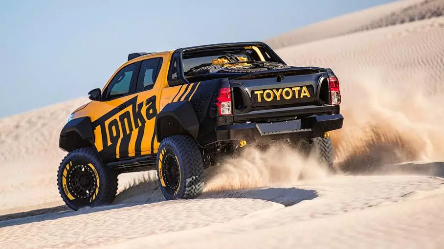 The manufacturer of toys helped Toyota make an extreme pickup 30967_3