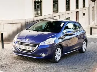 Peugeot zwany rosyjską ceną Hatchback 208 31289_1