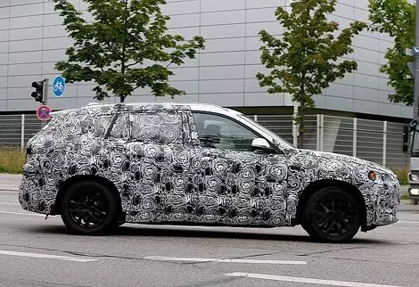 BMW нь зөвхөн Европчуудын хувьд шинэ нягтралыг гаргах болно 3132_2