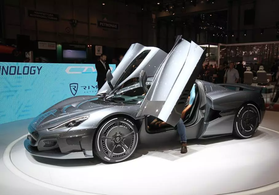 Rimac bena hypercar ta 'l-1914 b'saħħtu ma' trejner virtwali 31521_1