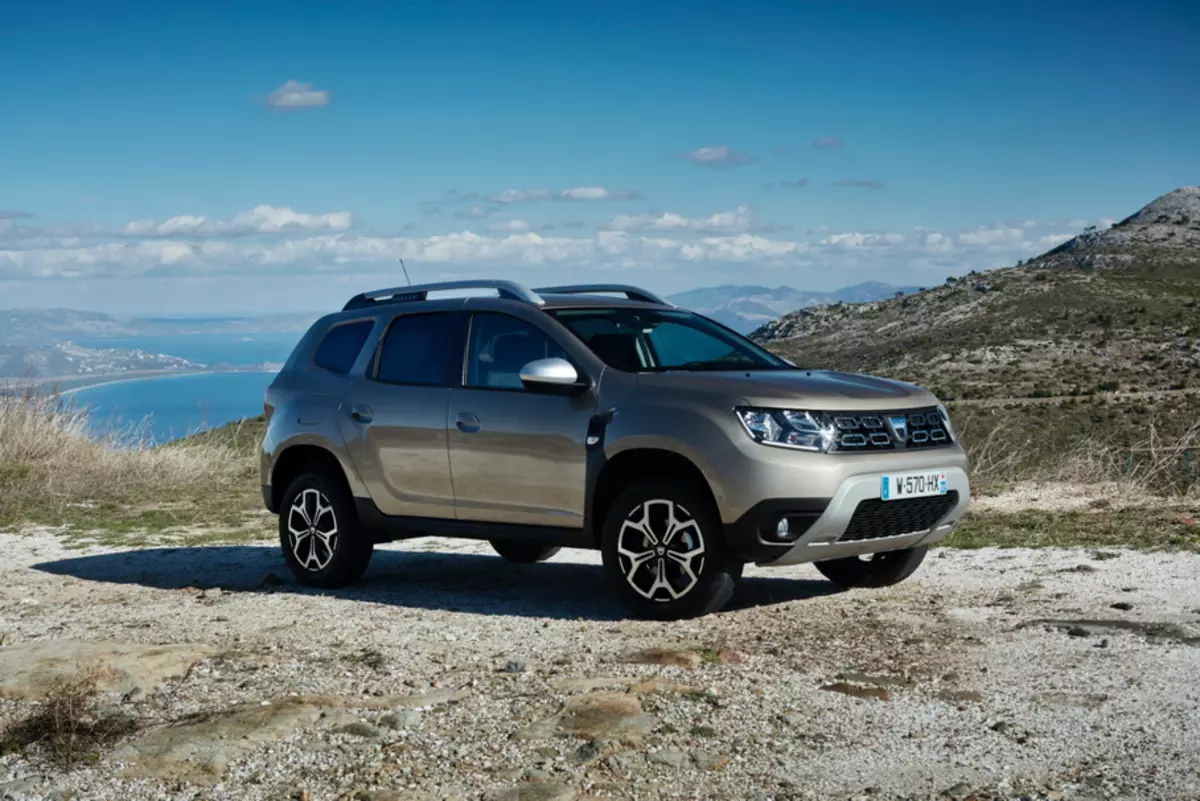 Crossover Duster nauczał jeździć na trzy cylindry i gaz 31803_1