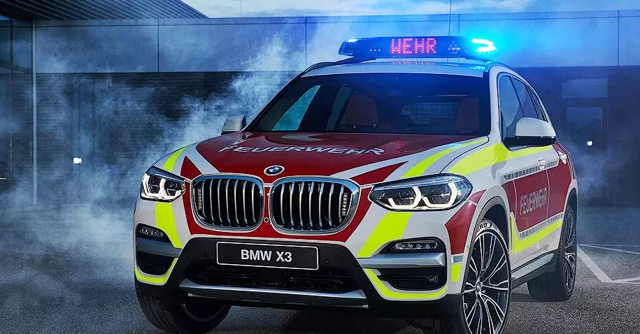 BMW ໄດ້ສະແດງໃຫ້ເຫັນ Firefighter X3 ແລະຕໍາຫຼວດ mini