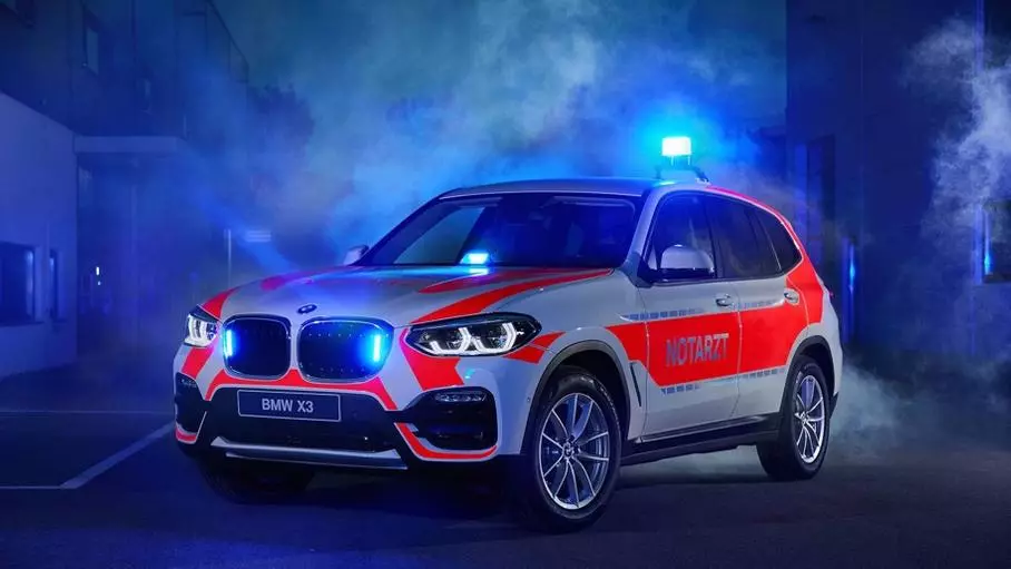 BMW ha mostrado el bombero X3 y la policía Mini 3232_2