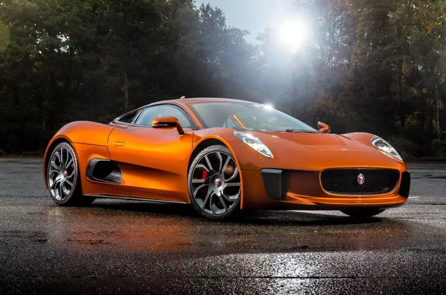 Supercar Jaguar C-X75 