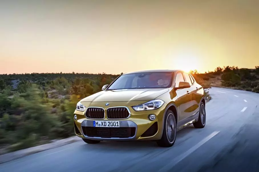 Nomena ny vidin'ny ruble ho an'ny BMW x2 3251_4