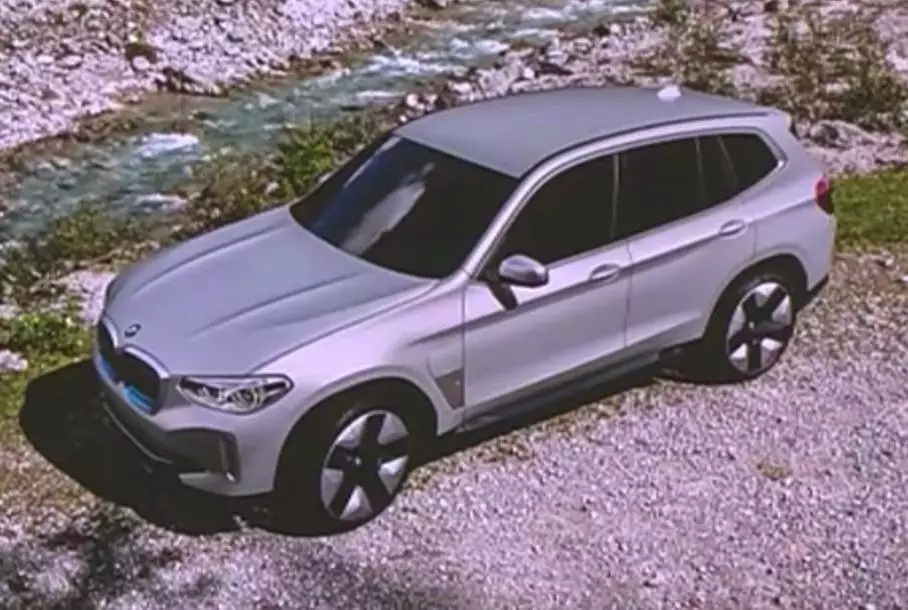 ब्याट्रीमा सिरियल BMW X3 को डिजाइन प्रकट गर्नुहोस् 3261_1