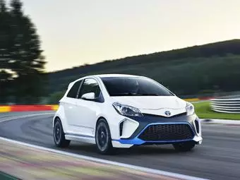 Toyota lehrte 420-starke Yaris, um eine Verbindung zu einem Rennspiel herzustellen 32856_1