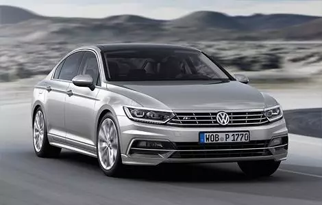 Volkswagen ໄດ້ສະເຫນີ Passat ລຸ້ນໃຫມ່ 33272_4