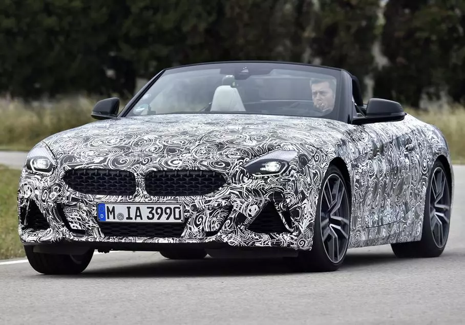 ਨਵਾਂ ਰੋਡਸਟਰ BMW z4: ਪਹਿਲੀ ਫੋਟੋਆਂ 3343_1