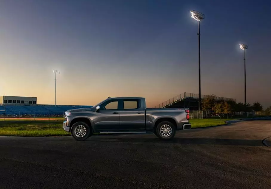 Chevrolet machte ein neues Silverado den größten in der Klasse 