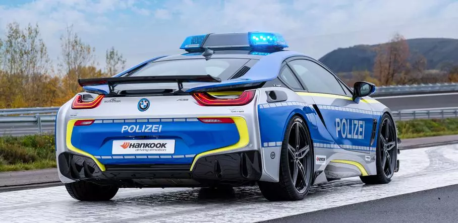 BMW I8 Híbrido tornou-se uma máquina de patrulha 3391_3