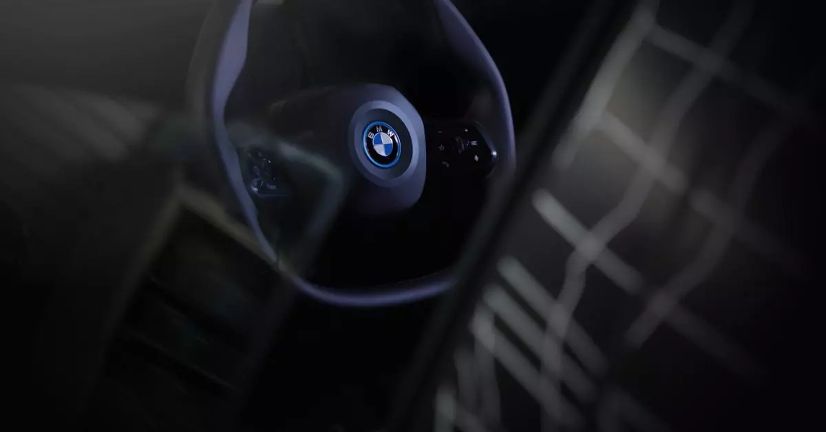 BMW Inecort countsover ئۈچۈن يېڭى رول بىلەن ئوتتۇرىغا چىقتى