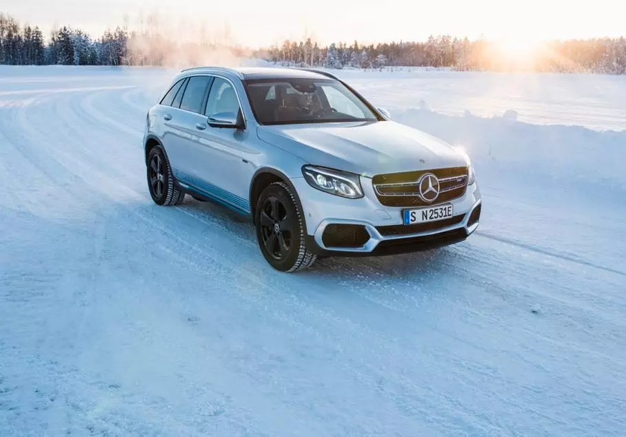 Mercedes sprieken oer de testen fan 'e elektrocrustry yn' e froast 35007_2