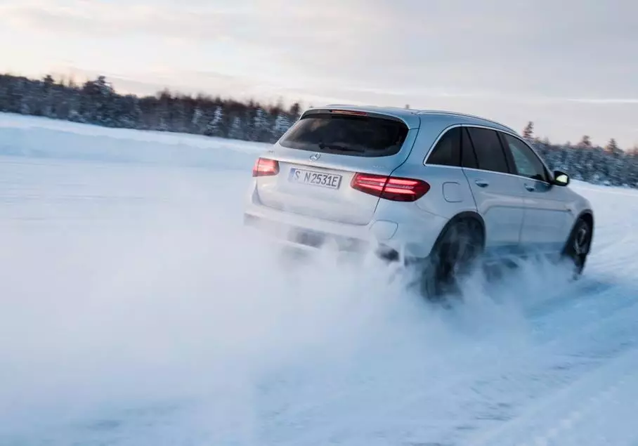 Mercedes talte om testen af ​​elektrokredisteren i frosten 35007_3