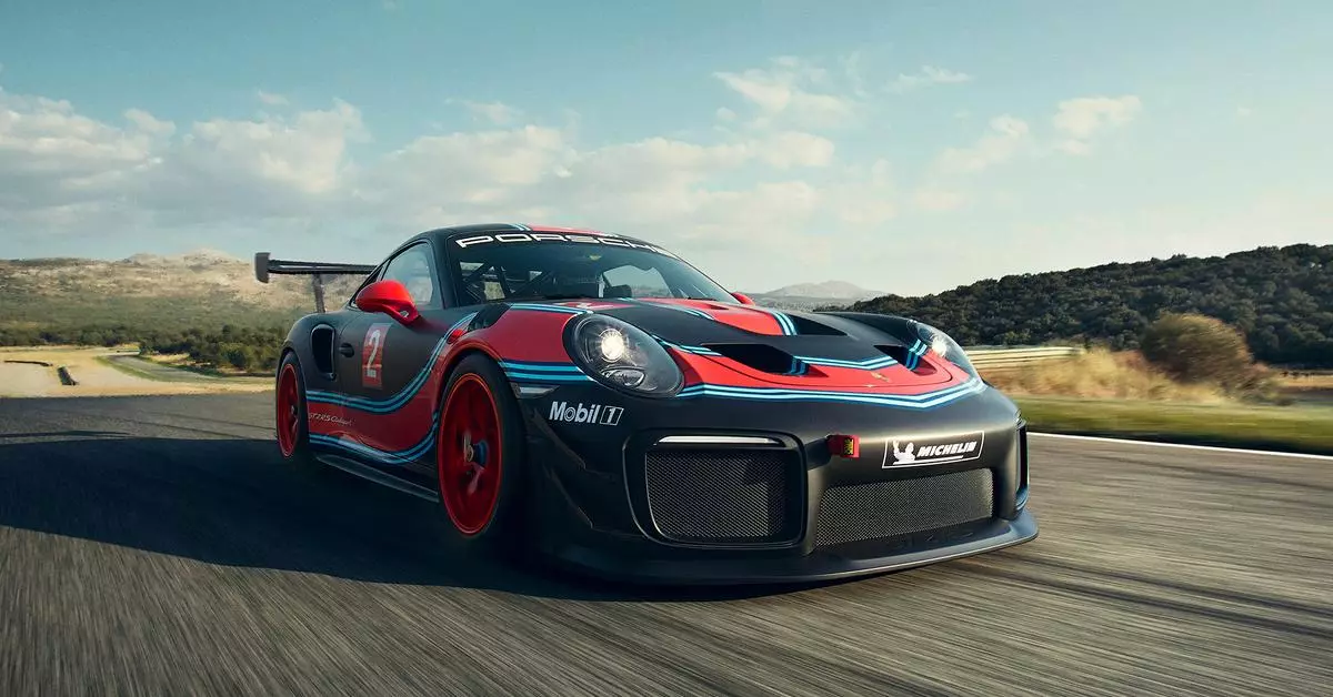 پورسچى 911 GT2 RS كۇلۇبىنىڭ كۇلۇب: 700 كۈچلۈك ئىز قوغلاش دۇكىنى