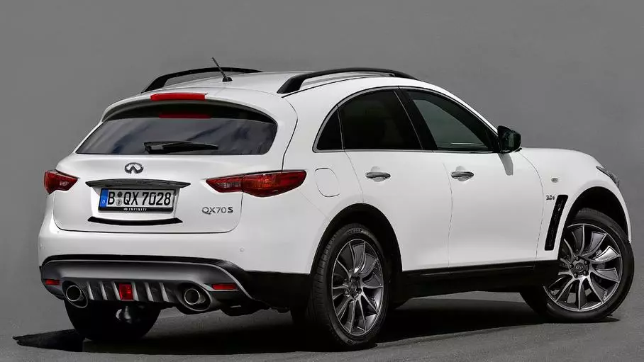 Infiniti bakal nyiapkeun masalah khusus Qx70 kanggo Rusia 35297_2