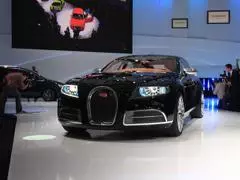 A Bugatti Sedan fotója megjelent a hálózatban 3530_2