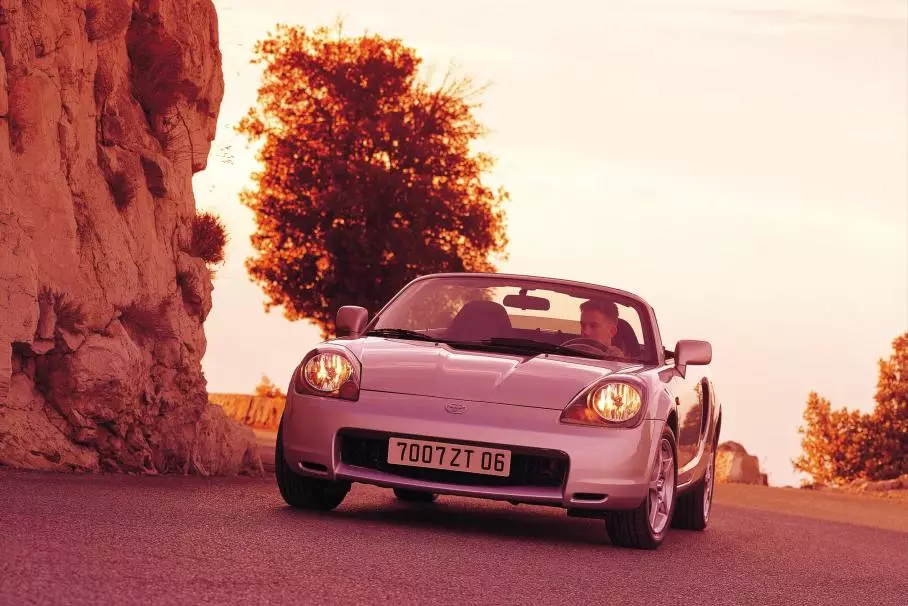 Toyota MR2 Rhodster reviendra sous la forme d'une voiture électrique 35369_2