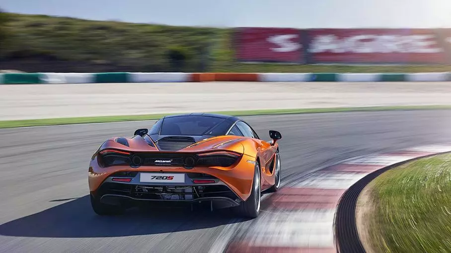 McLaren zëvendësoi Coupe 650s me një supercar të ri 720-të fortë 35456_3