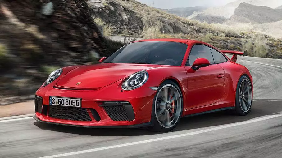 عاد بورش إلى مقصورة المسار 911 GT3 