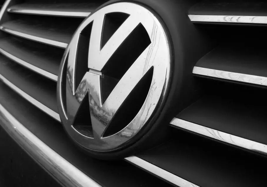 Volkswagen suspected of overpricing top managers 36295_1