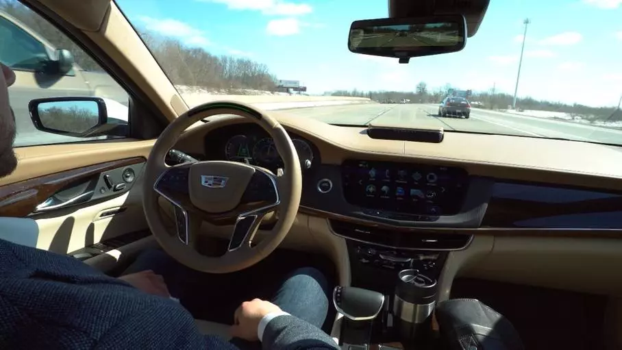 Cadillac truede Tesla Autopilot 3629_2