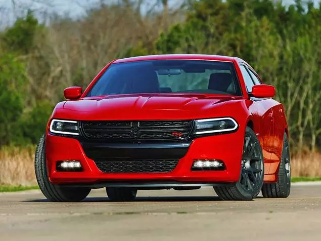 Dodge ถืออุปกรณ์ชาร์จ Sedan Restyling 36732_1