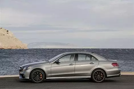 Ny Mercedes-Benz E och CLS 63 AMG ökar en 