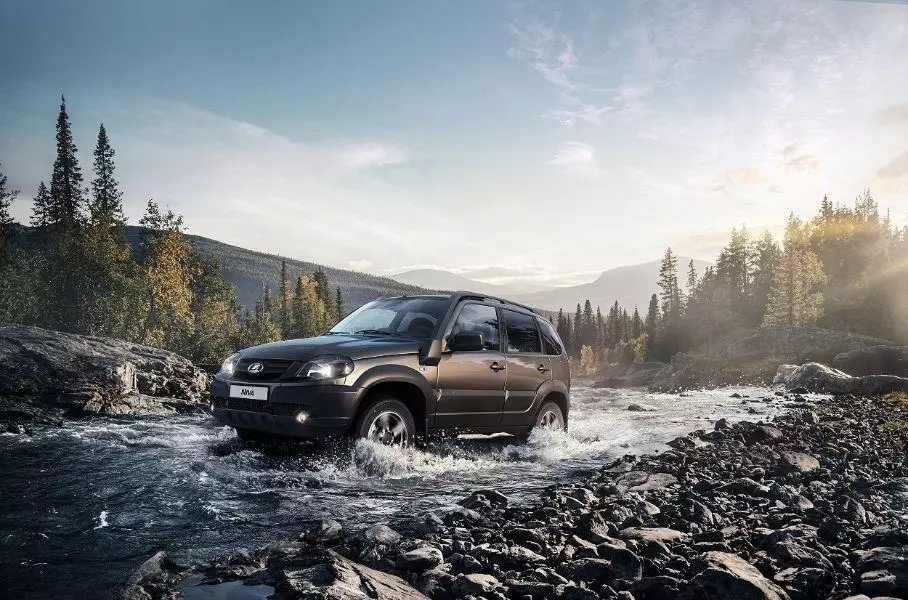 Lada Niva'nın satışları başladı: SUV beklenenden daha pahalı olduğu ortaya çıktı 38080_2