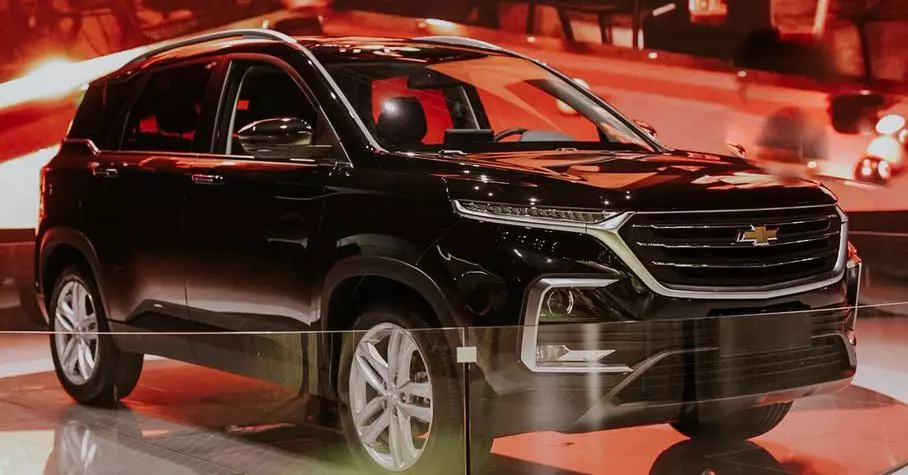 I-Chevrolet eNtsha yeChevroletva ihambe yaba yi-klonom "i-baojun